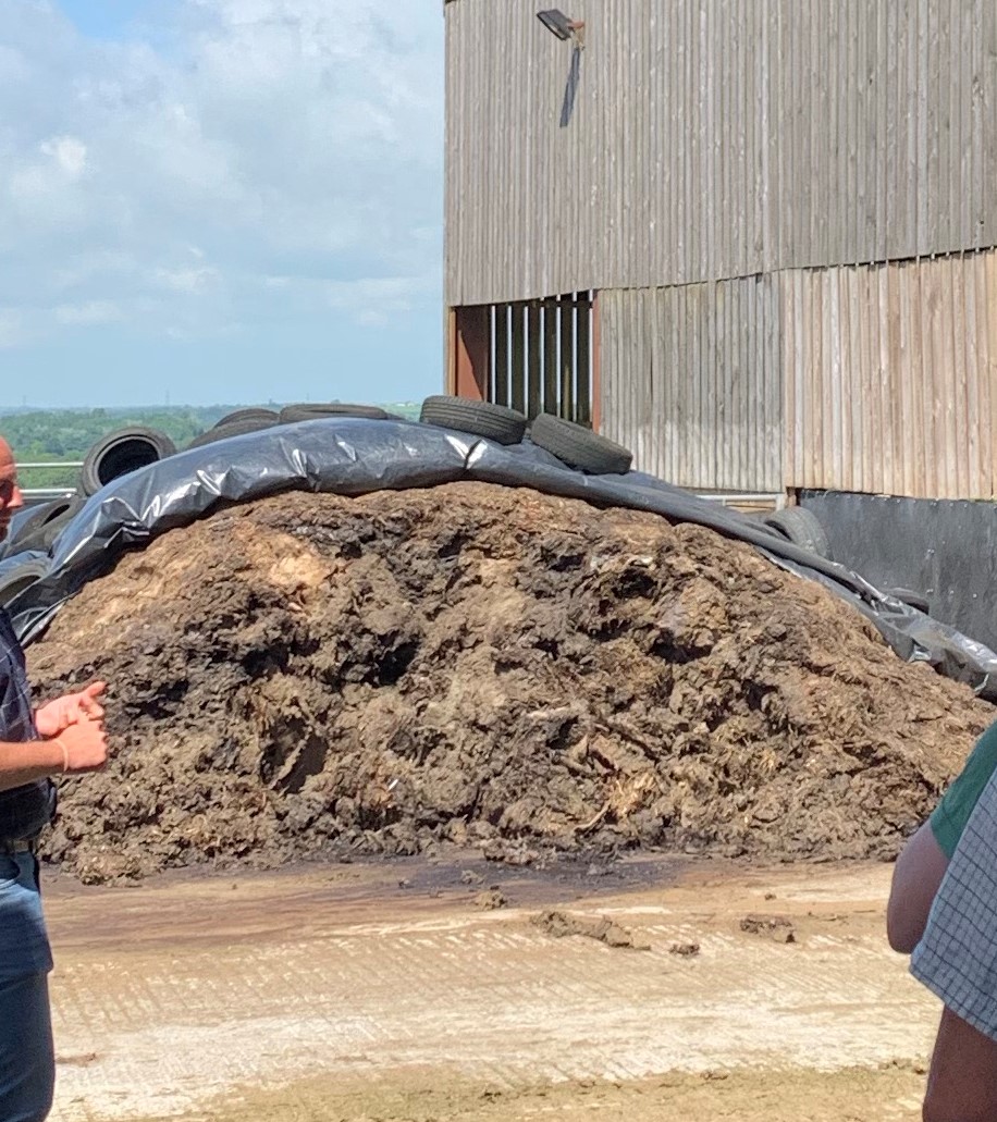 Making fertiliser with your farmyard manure - Harpers Feeds